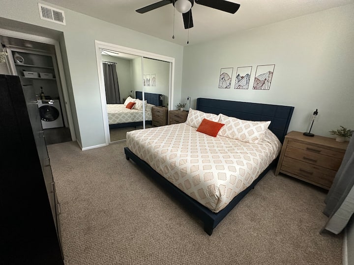 Two Creeks Furnished Homebase - Lakewood, CO
