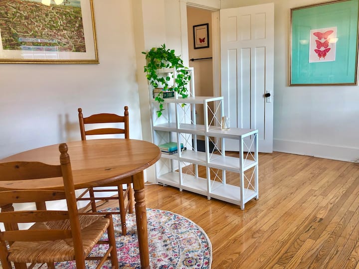 Sunny Walnut Hills Retreat - Dayton, OH