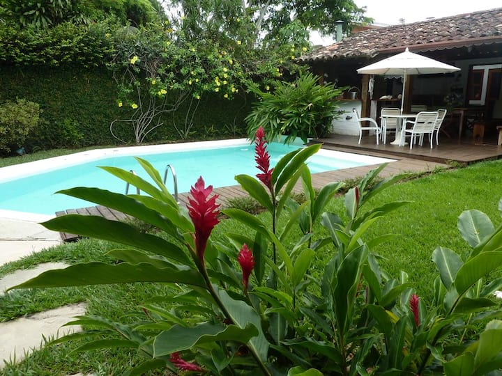 Casa Charmosa  E Bem Localizada Em Ilhabela - Ilhabela