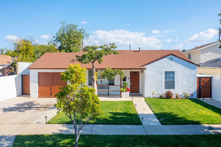 Acogedora Casa Cerca De Todo - San Fernando, CA