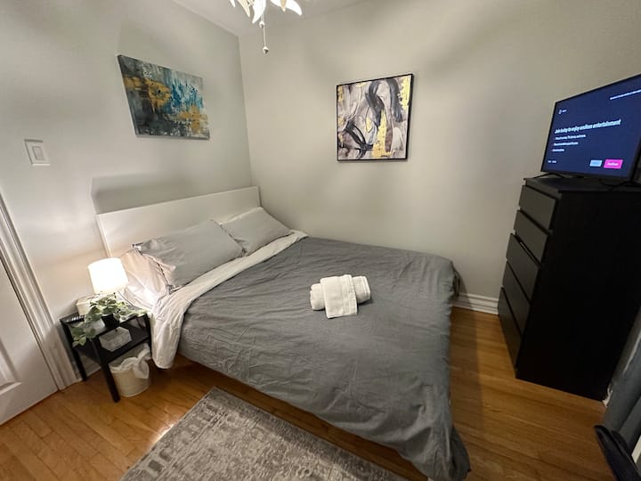 Nice Suite, Private Room R, Free Parking _ - Mississauga