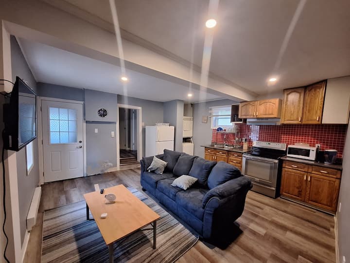 Simple Home - 2 Bedroom House - Thunder Bay