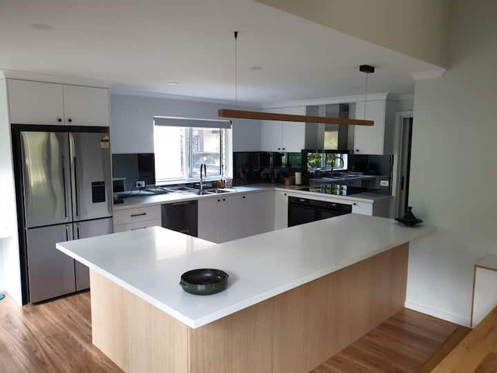 Spacious House 2 Min Walk Bright - Bright