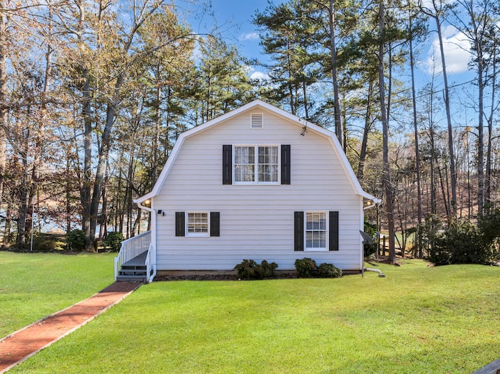 Family Friendly Cottage On Lake Lanier With Dock! - Dawsonville, GA