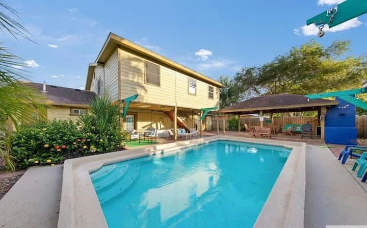 Palm Oasis - Private Pool - Brownsville, TX