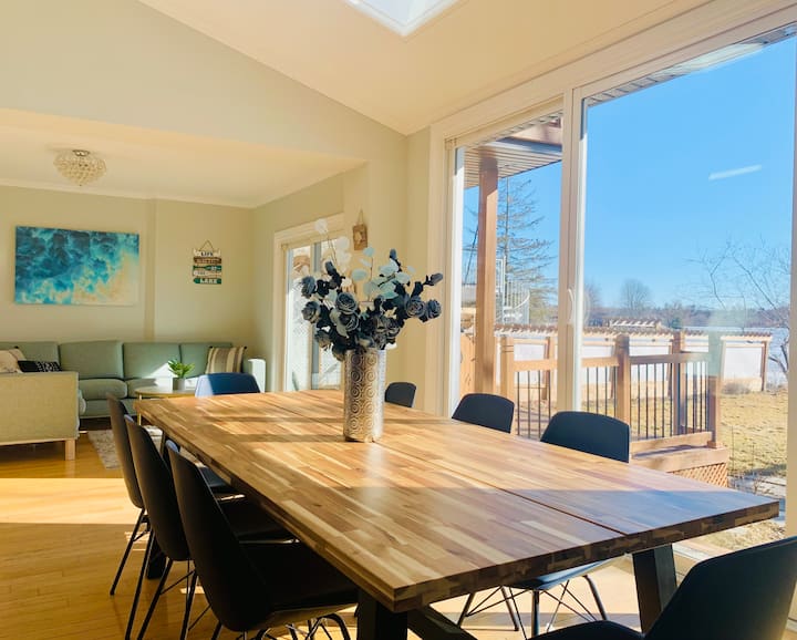 Awesome Lakefront House/5bedrooms/private Dock - Ontario
