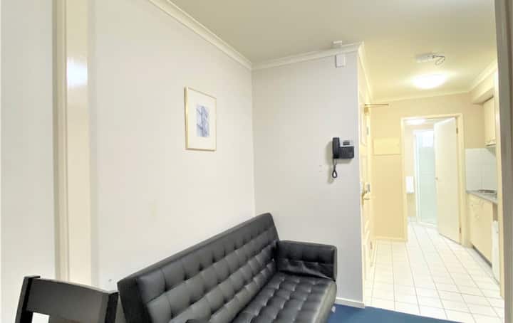 Quiet Central City Apartment - Melbourne