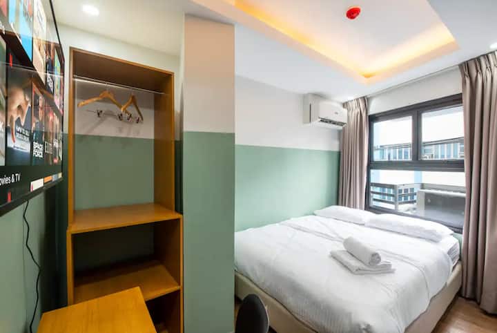 St. Marvin Studio M502 - Manila