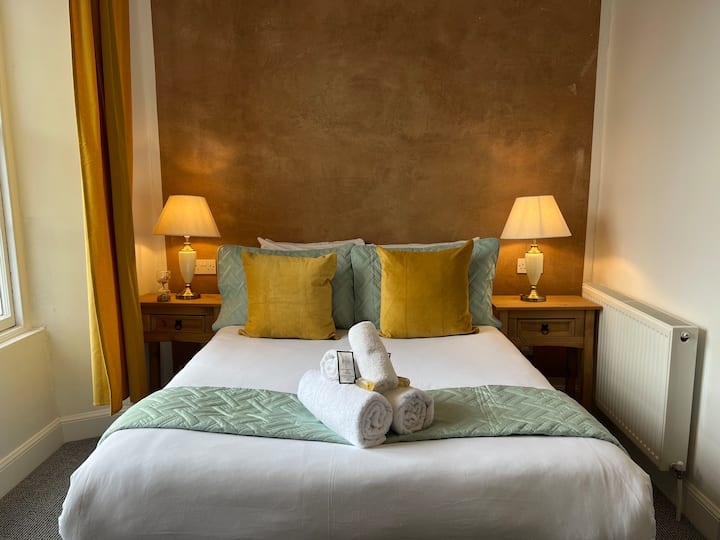 St Cuthbert St Royal Suites - Standard King Room - Gatehouse of Fleet