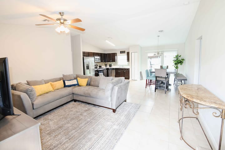 Sunshine Retreat: Port St. Lucie - Port St. Lucie, FL