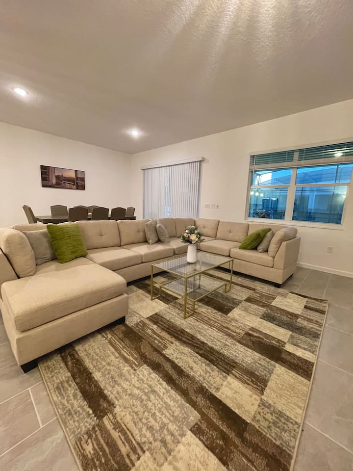 1st Floor Queen Room Desk & Chair | Gym In Resort - Kissimmee