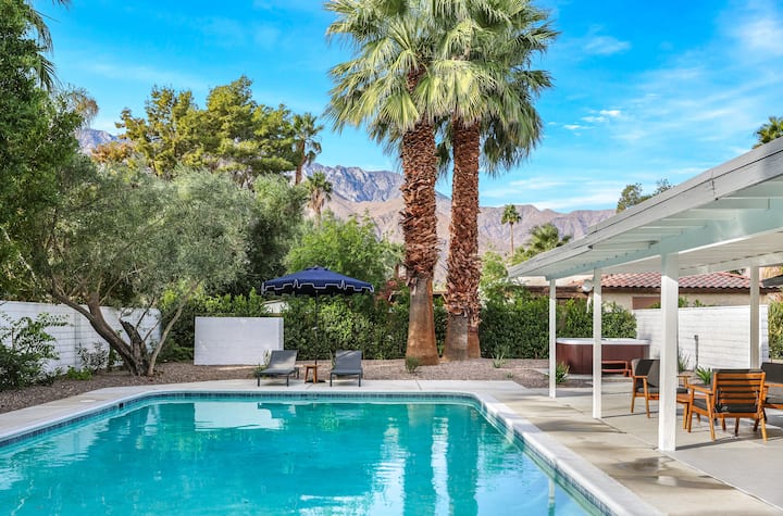 New Movie Colony Oasis: Saltwater Pool, Spa, Views - Cathedral City, CA
