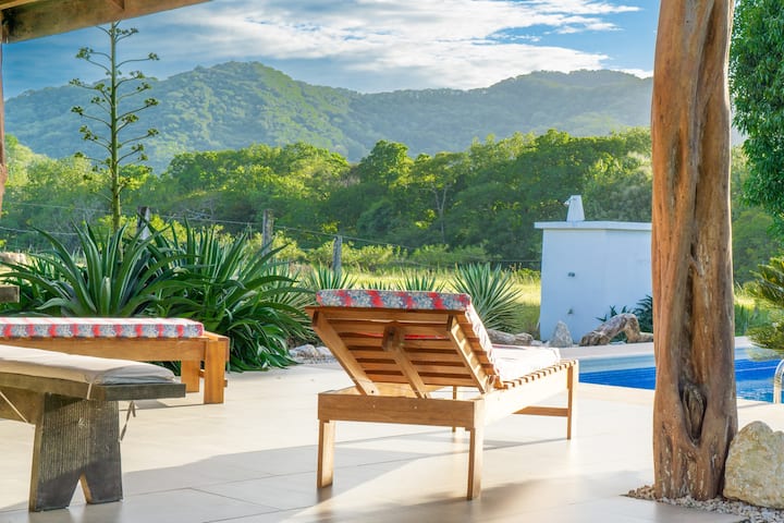 Samara Sunshine Retreat: Cozy Countryside Haven - Nicoya