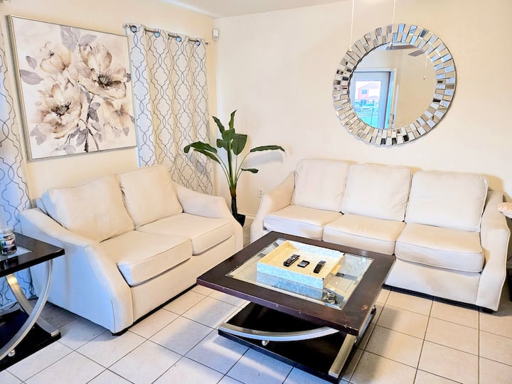 Charming, Spacious Apartment In Killeen! - Killeen, TX