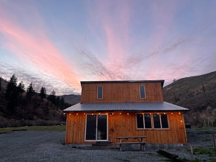 Charming Guest Cabin On 30-acre Vineyard By Chelan - Lake Chelan, WA