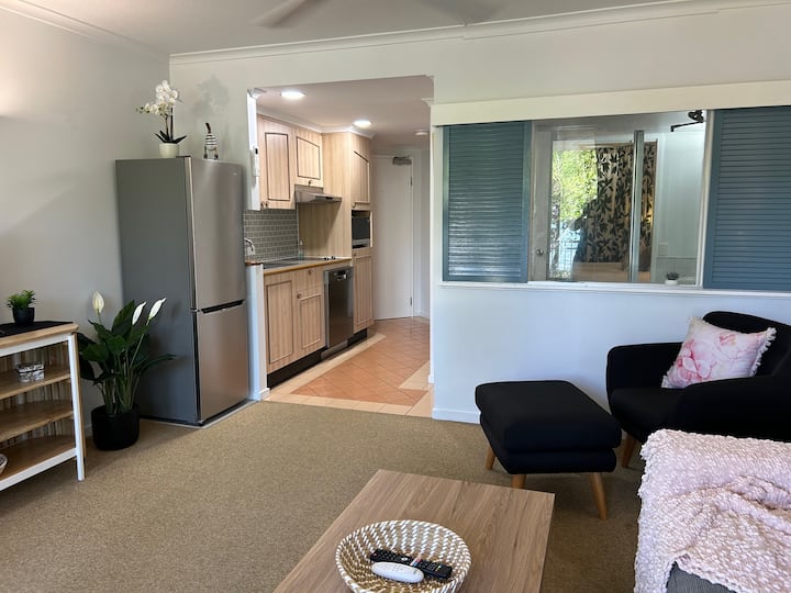 Apartment 12  "On The Beach" - Trinity Beach