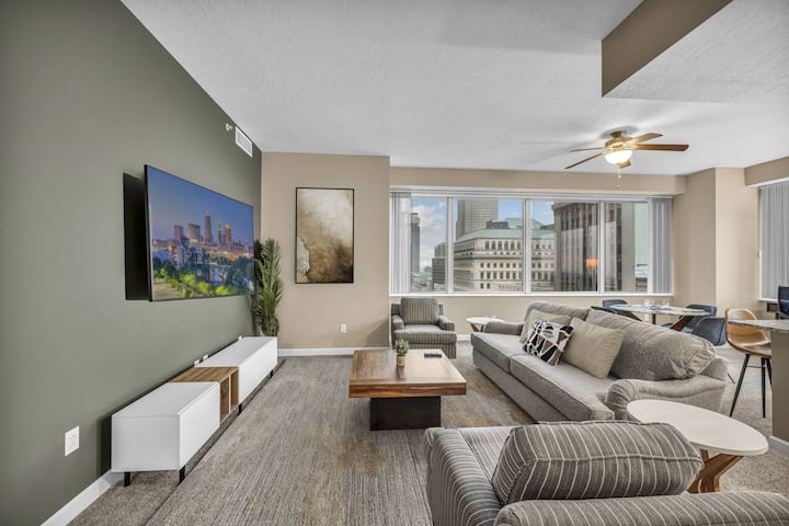 13th Floor Skytower: Free Parking | Downtown | Gym - Cleveland