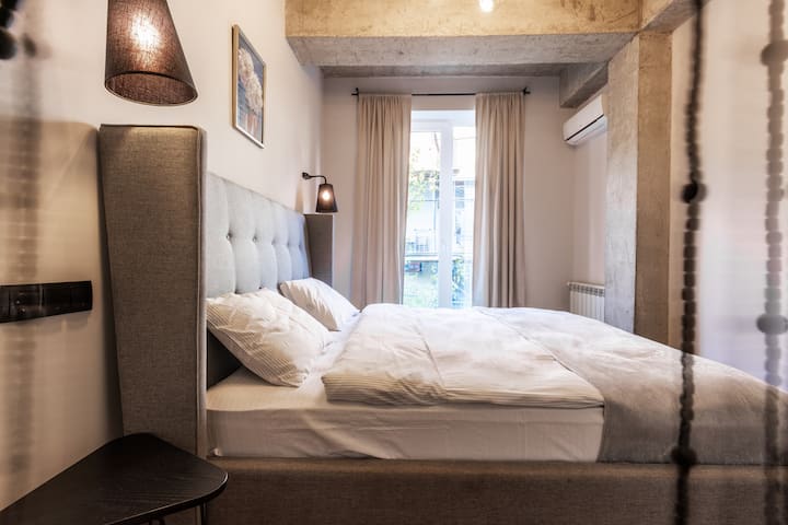 Maya •Modern 2bdr Apartment In City Centre• - Tbilisi