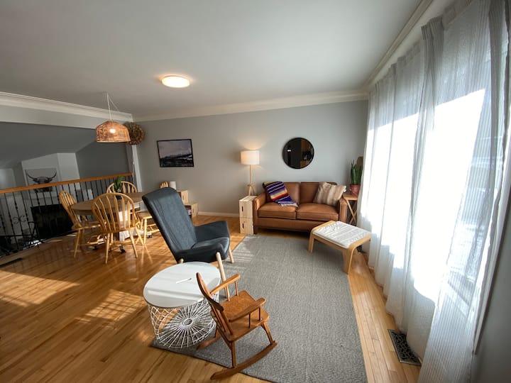 Maritimer’s Mountain House - Golden