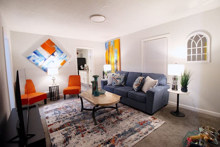 Spacious Family Friendly Cozy - Kansas City