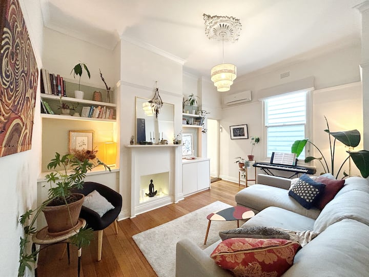 Cozy Victorian Garden Retreat In Vibrant Brunswick - ブランズウィック