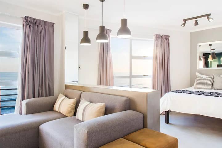 Seaside Gem Table Mountain Views - Parklands