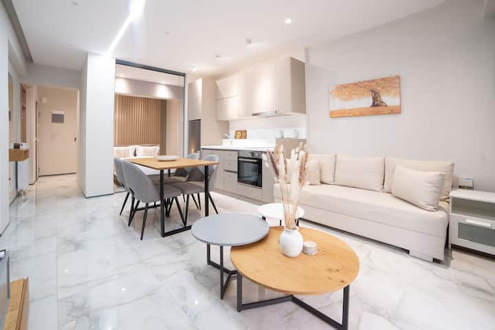 F & B Collection - City Center Hidden Gem - Thessaloniki