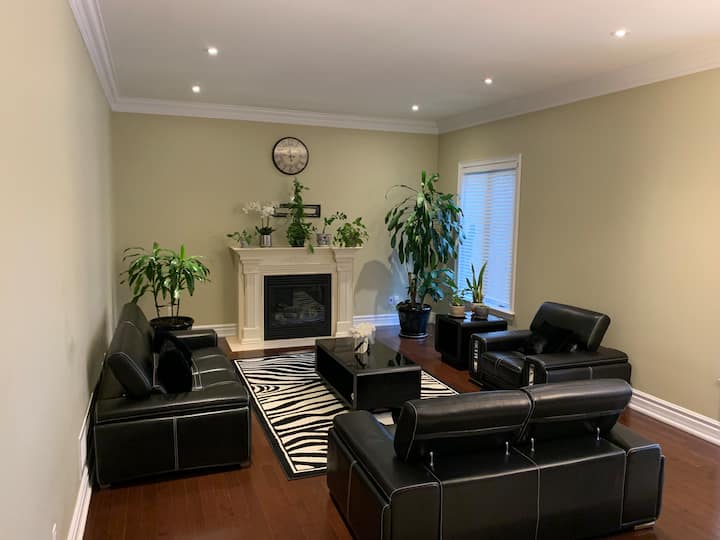 Grandeur House 2bedroom - Toronto