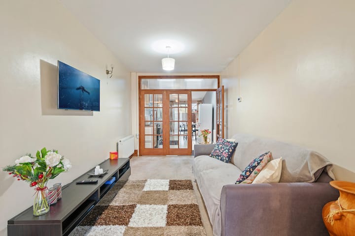 Cosy House Annex (Not Shared) - Enfield