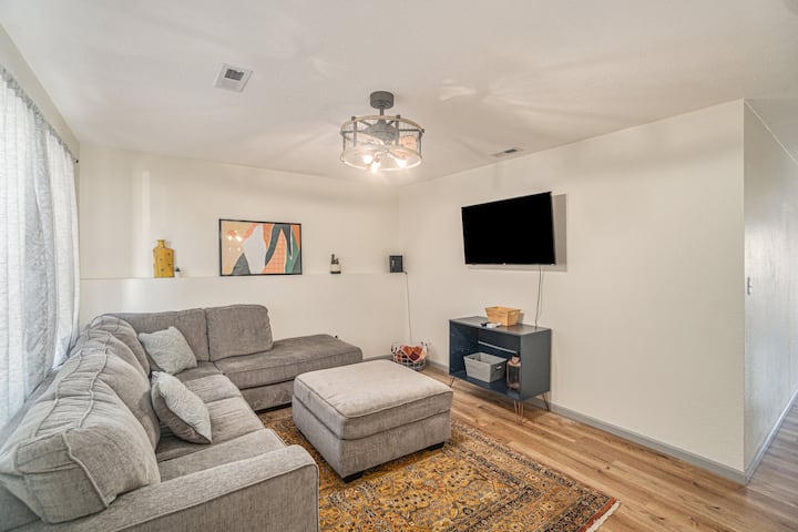 2 Bedroom Fenced Yard - Lee's Summit, MO