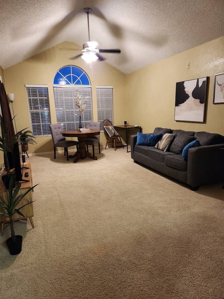 Cowboy Blue Orlando Condo | Conveniently Located! - Orlando, FL