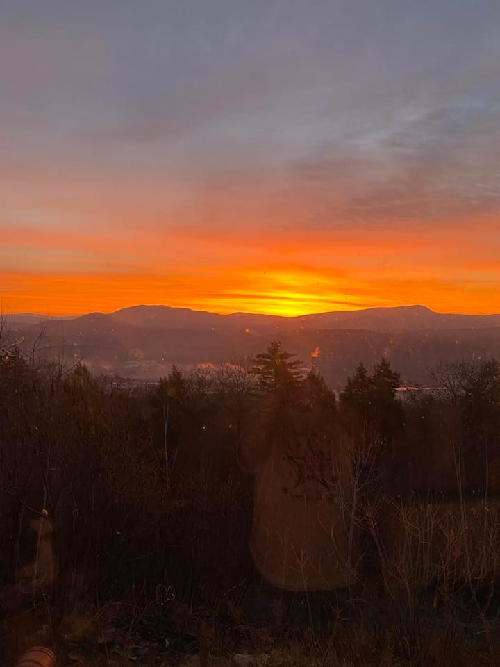Rustic Log House With An Amazing View - Bradford, VT