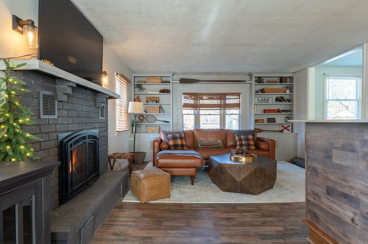 Pool!| Nearby Lake George&saratoga | 2 Fireplaces - Glens Falls, NY