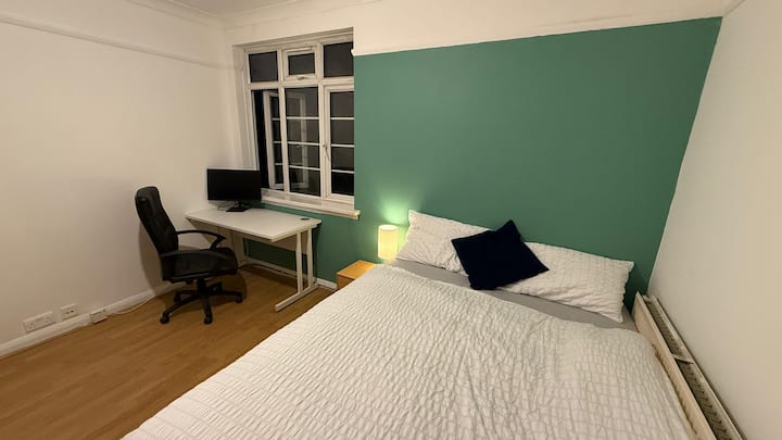 Modern Flat On Piccadilly Line - Kingston upon Thames