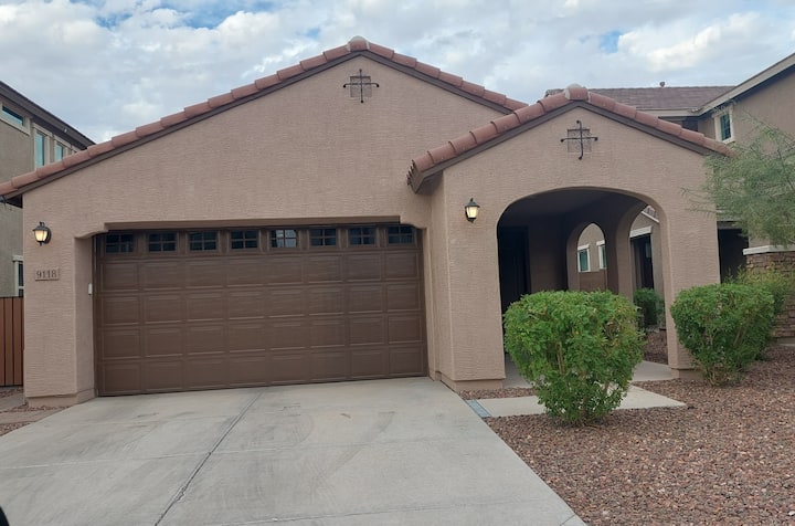 Gated Community Vacation House - Phoenix, AZ