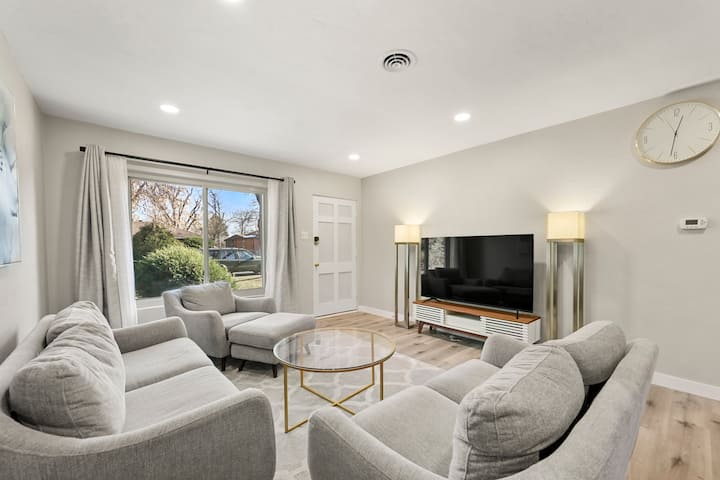 King Bed W/remodeled Master Br4 - Aurora, CO
