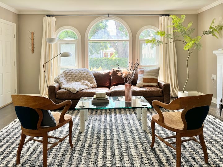 Spacious Duplex In Heart Of La - Los Angeles, CA