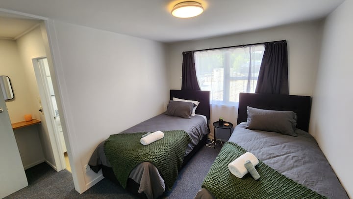 Rm 3 -Twin -The Lodge At The Ancient Briton - Naseby