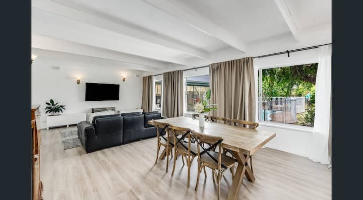 Comfortable Central Clovelly - Marion