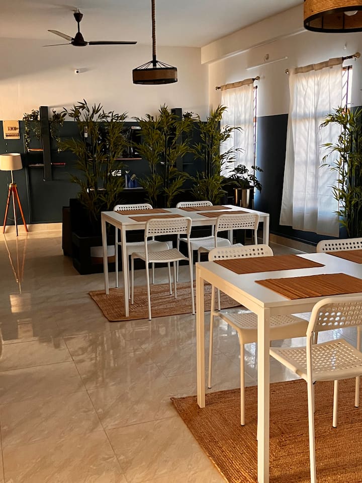 Jironi Room(4)-modern+minimal Stay In A 6 Bhk - Guwahati