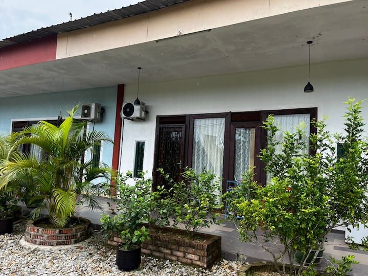 Ayem Villa Jalan Parit Botak - Ayer Hitam