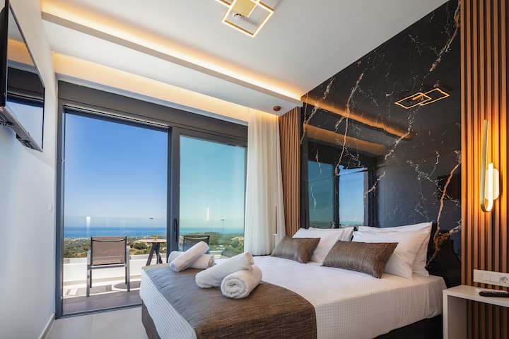 Four Horizons Villas -Sleeps 24, Near Kournas Lake - Creta