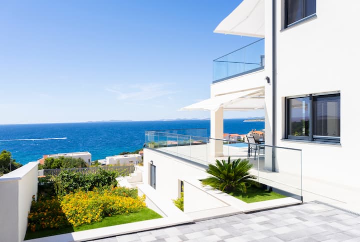 Villa With Breathtaking Seaview - Primošten