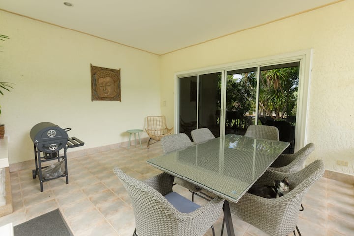 Rawai Villa With Share Pool - Thaïlande