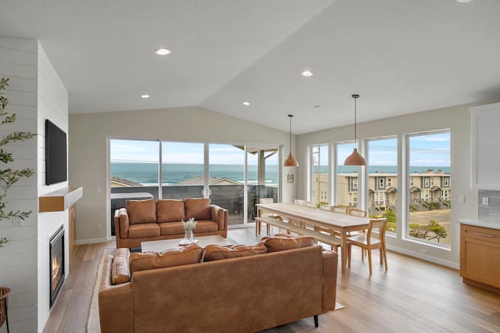 New Ocean View Lavish Duplex W 2 Hot Tubs 2 Saunas - Rockaway Beach, OR