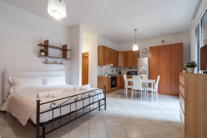 Studio With Balcony | 4starbologna - Bologna