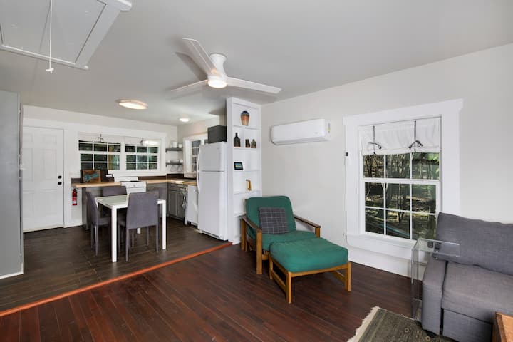 Bobkitty Bungalow - San Marcos, TX