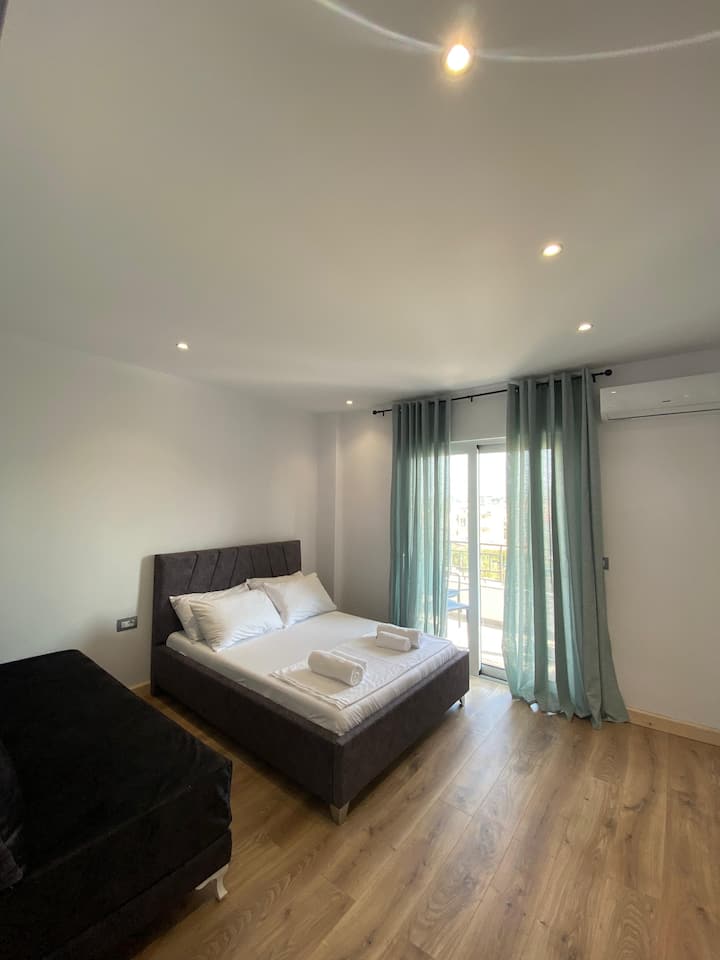 Deluxe Apartment - Ksamil