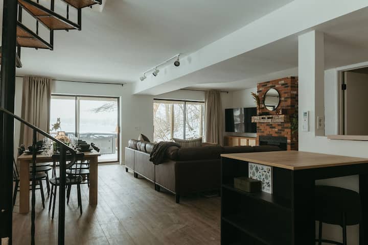 Large Lakefront Cottage W/ Hottub, Media Room - Diamond Lake, White Cloud