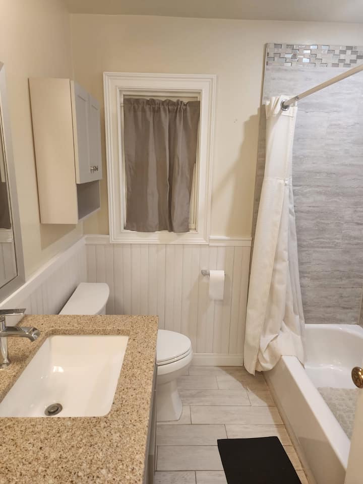 Whole Unit - 2 Bed, 2 Bath - Clifton, NJ